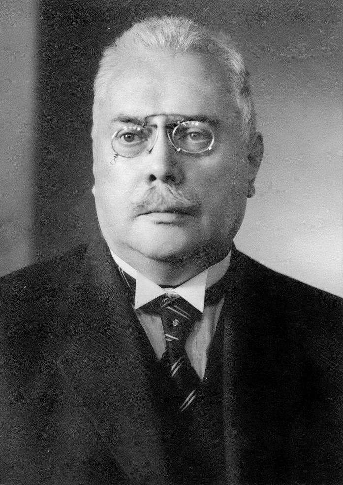 NUMBER 9.................. Reviewing The Arts UK-wide: MUSIC REVIEW ...