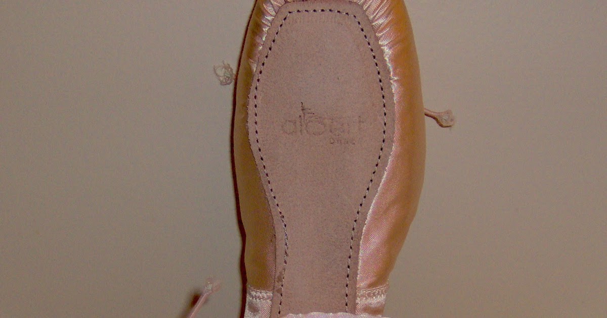 Antique Pointe Shoes: Aloart