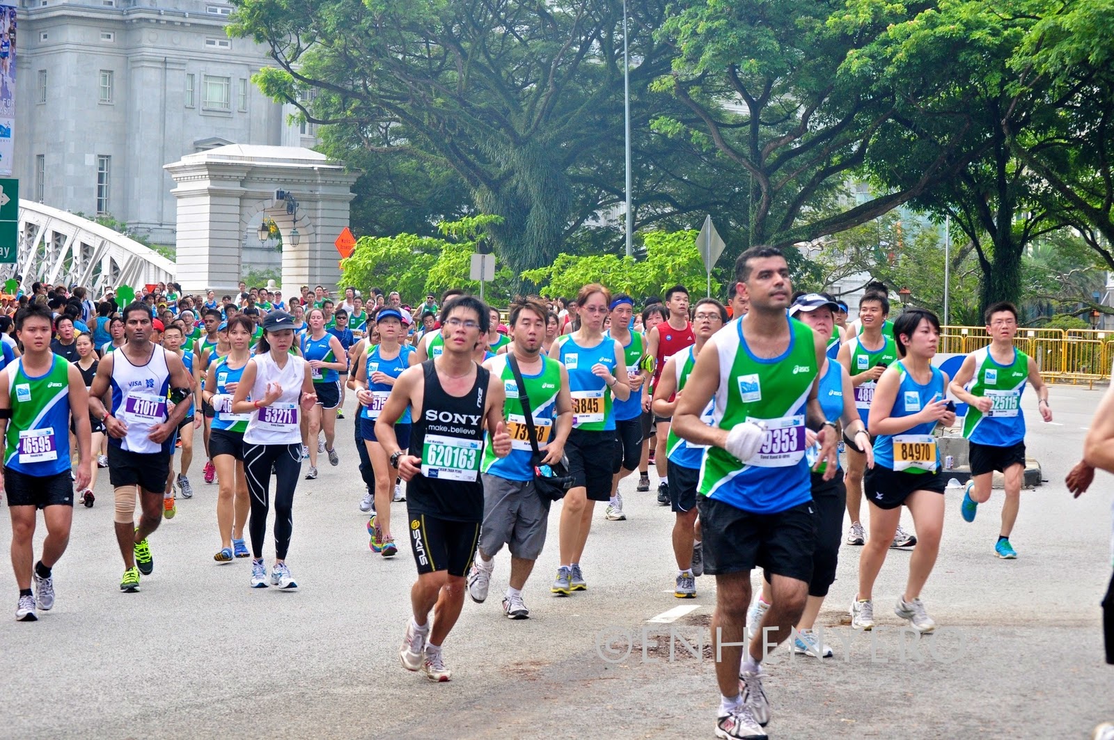 braggies: The Standard Chartered Marathon Singapore 2011