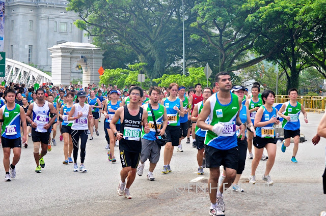 braggies: The Standard Chartered Marathon Singapore 2011