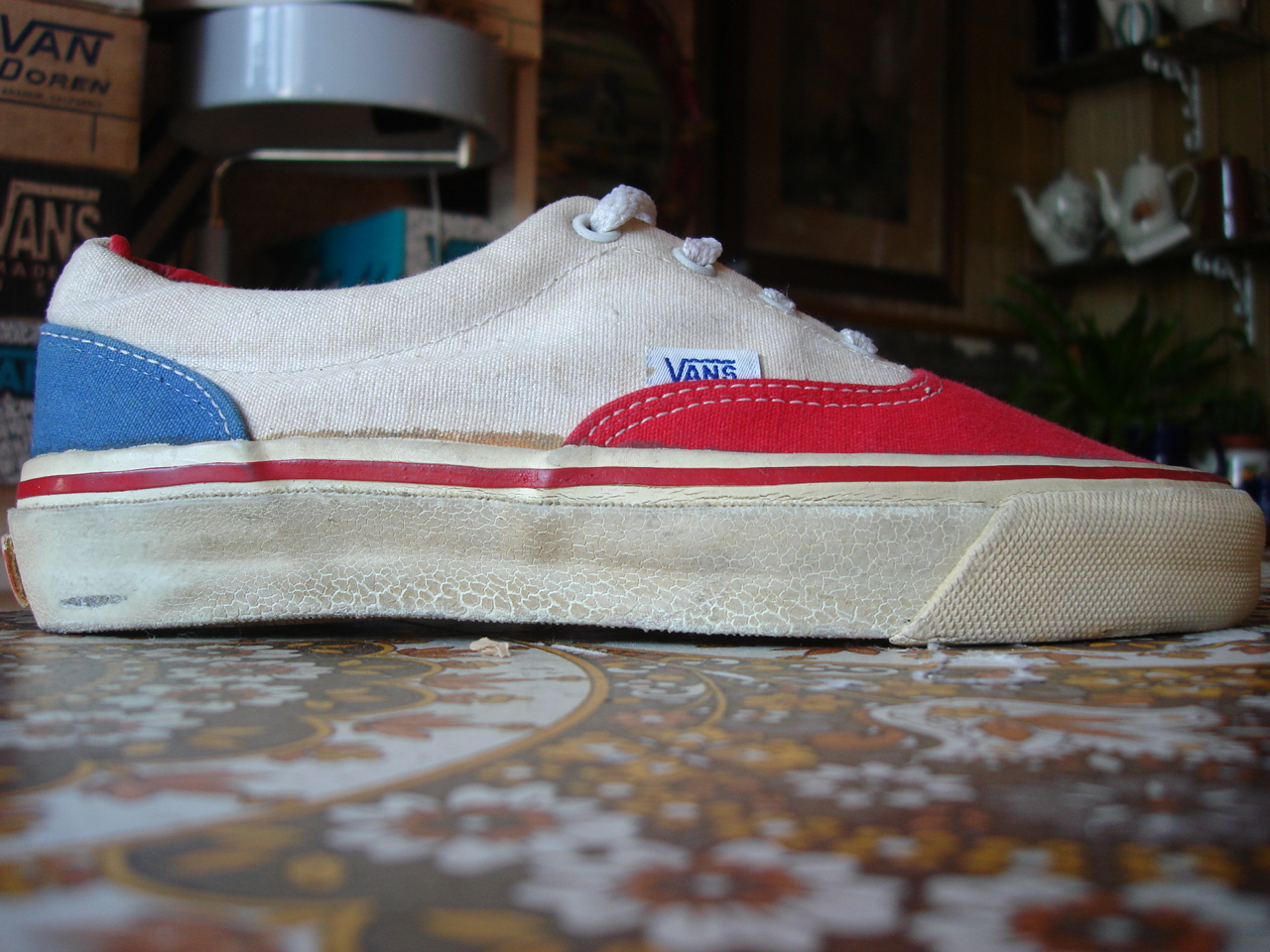 theothersideofthepillow: vintage VANS custom red/white/blue era style ...
