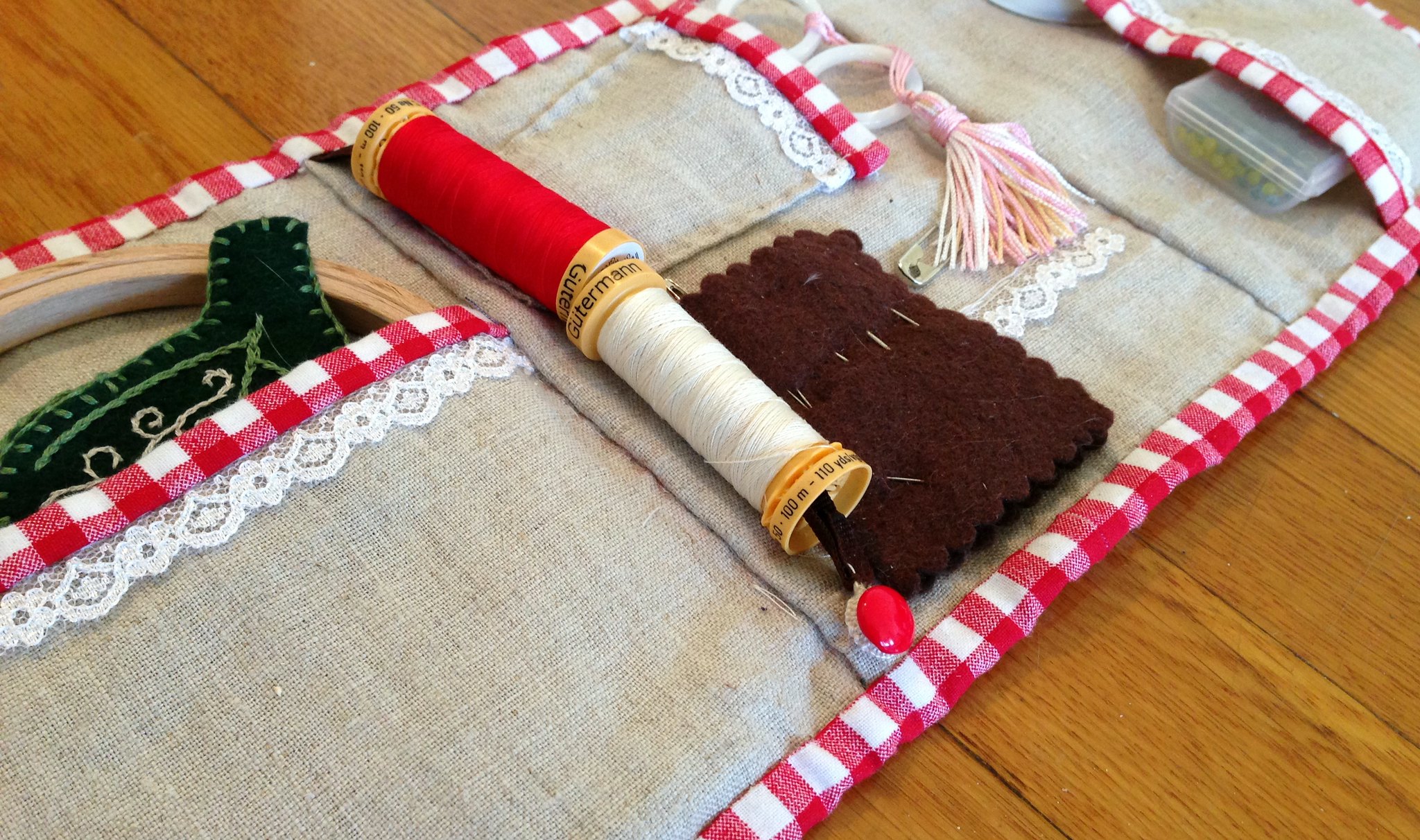 How To Make A Travel Sewing Kit ~ DIY Tutorial Ideas!