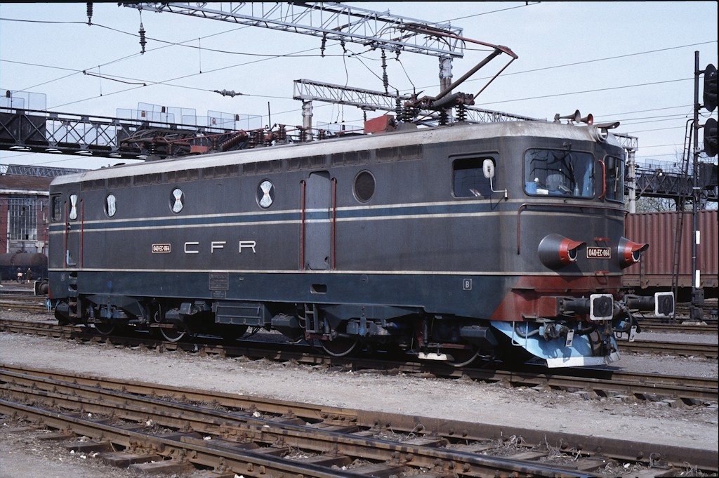 Depozitul De Reduceri: Poze vechi cu locomotive Cfr!