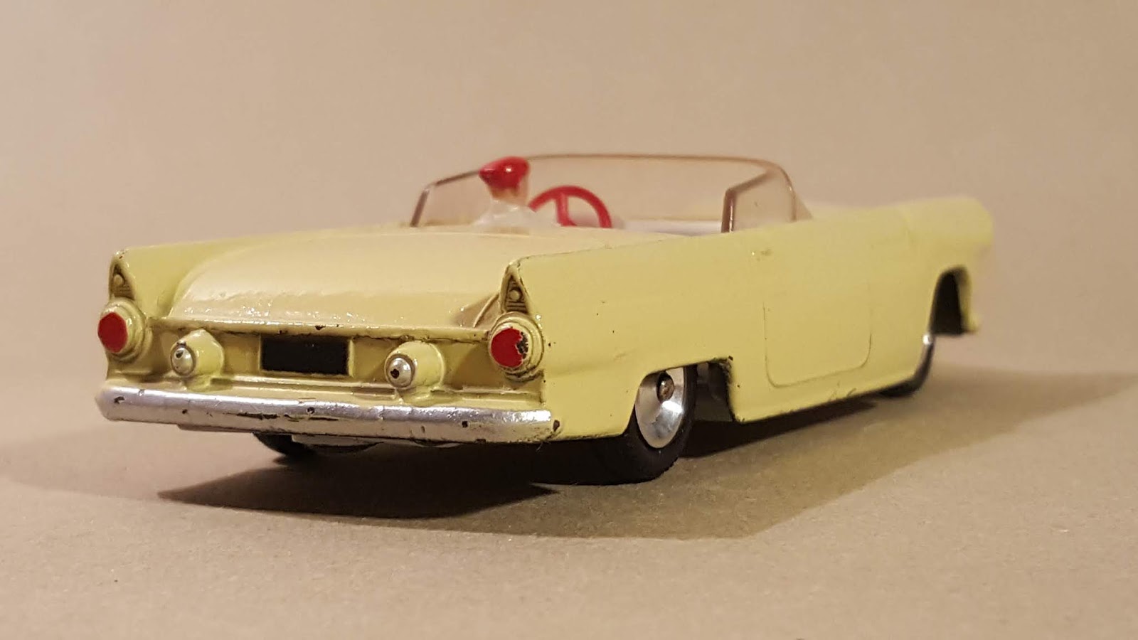 AU JOUET PARISIEN: Solido Modèle n° 113b Ford Thunderbird Cabriolet 1955