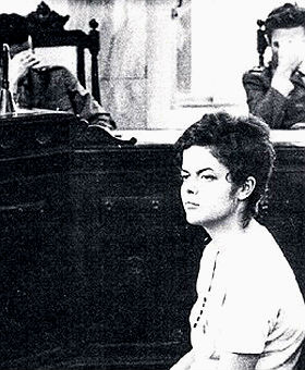 Jornal Mural: Livro traz foto de Dilma Rousseff em interrogatório em 1970