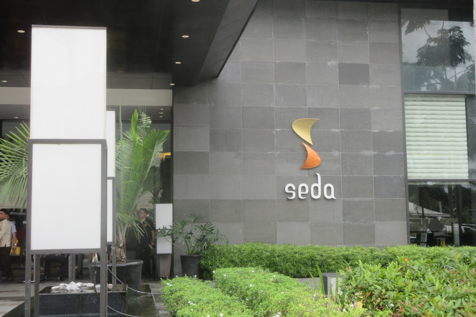 My Experience at SEDA Abreeza Davao City - The Wandering Juan