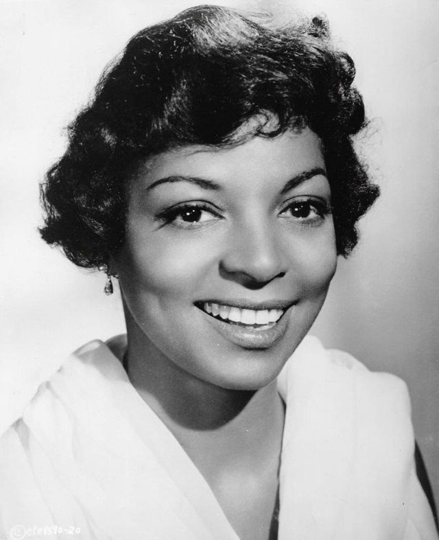 30 Beautiful Photos of Ruby Dee From Between the 1940s and ’60s ...