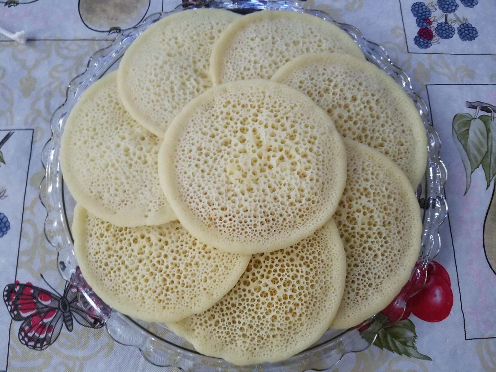 Hanaâ's Kitchen: Moroccan yeasted pancakes (aka Baghrir)