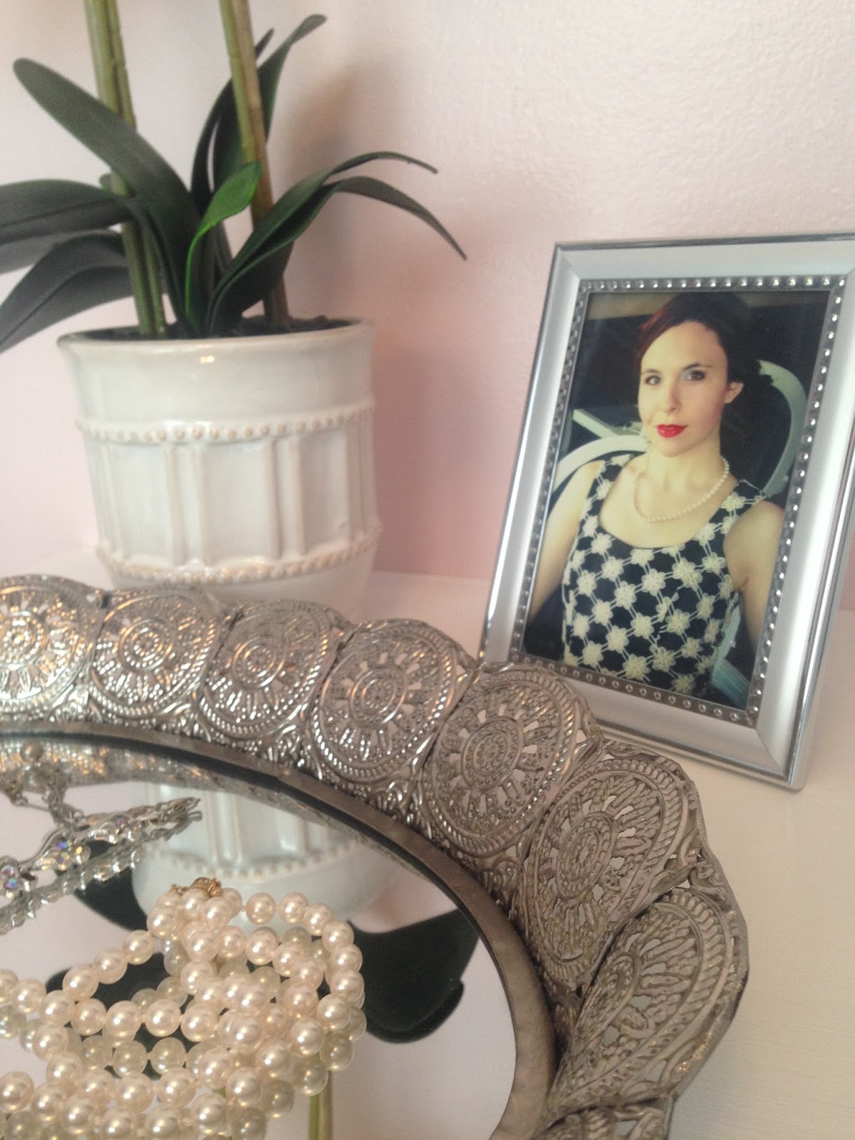 Amy's Creative Pursuits: A Custom Made End Table and a Pretty Table Top ...