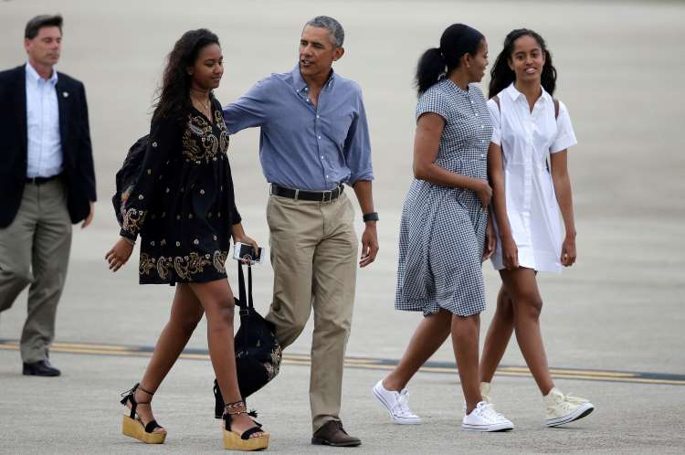 Sasha Obama posing for prom night