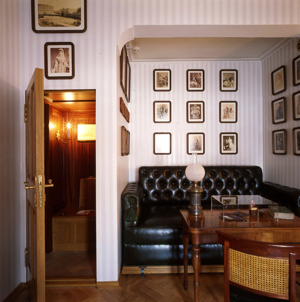 loveisspeed.......: Farm Palace at Peterhof..Farm Palace in Alexandria ...