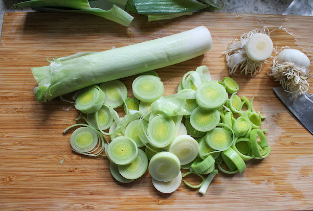 Food Lust People Love: Lemon Poached Chicken and Leeks