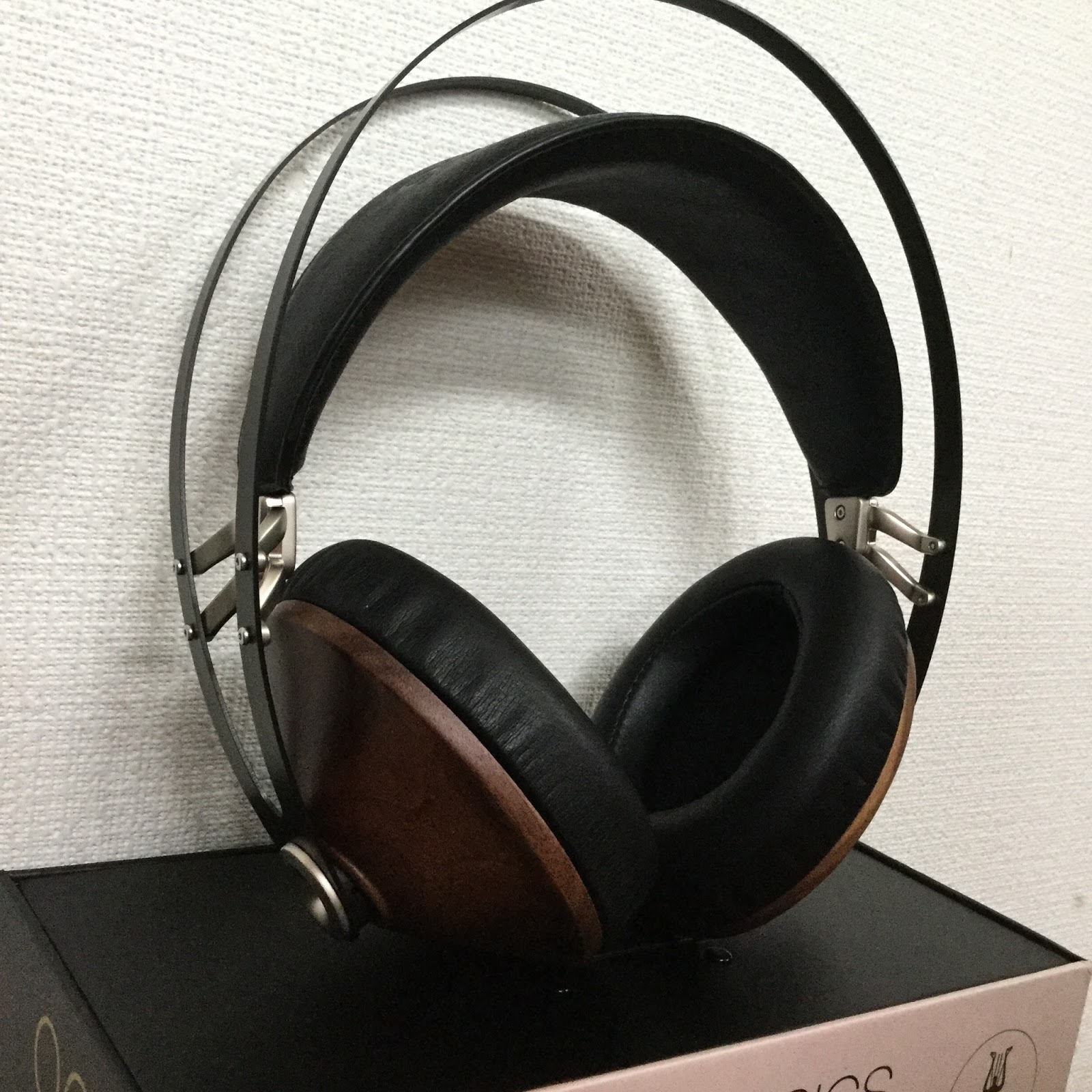 Meze 99 Classic headphone review - expatinjapan