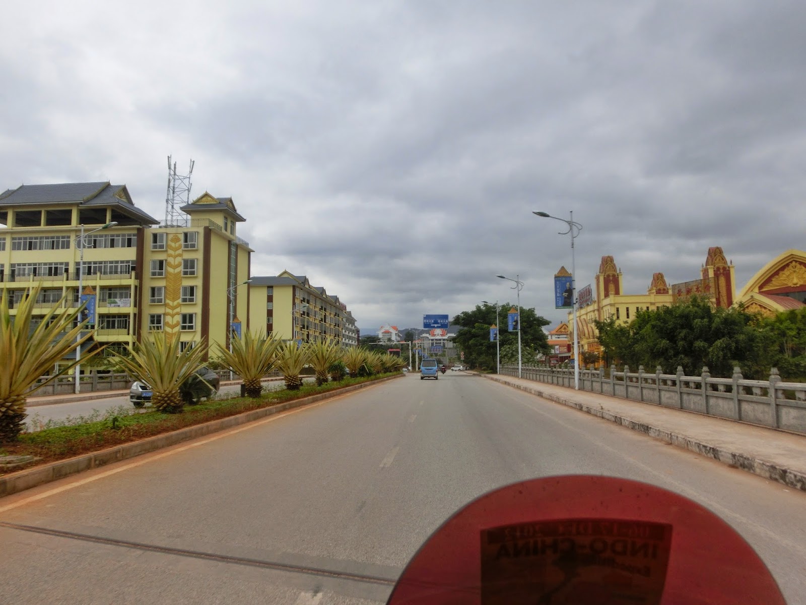 It's what i do: Ride to China ; The search for the Lost Horizon ...