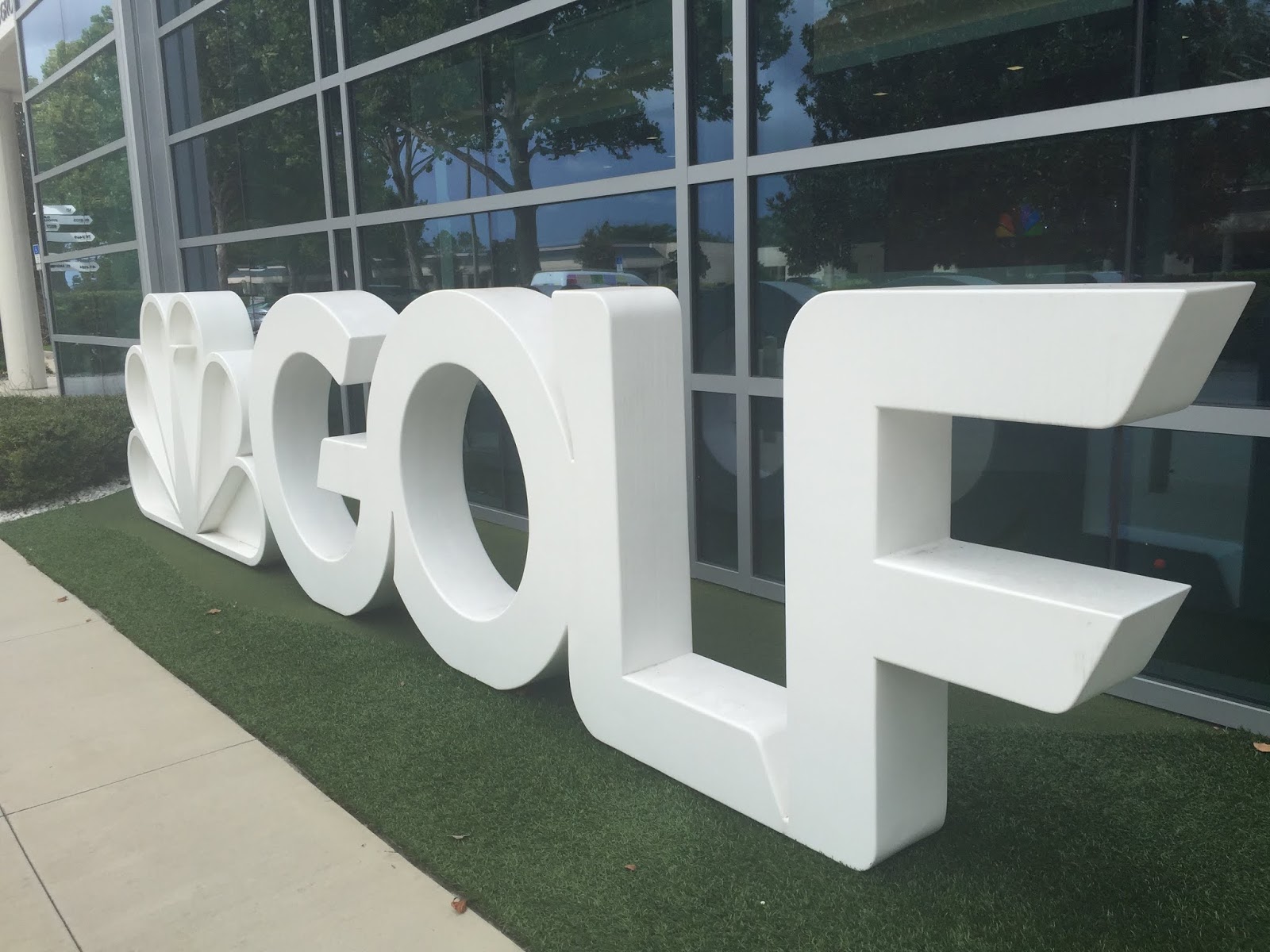 Love Us: Golf Central