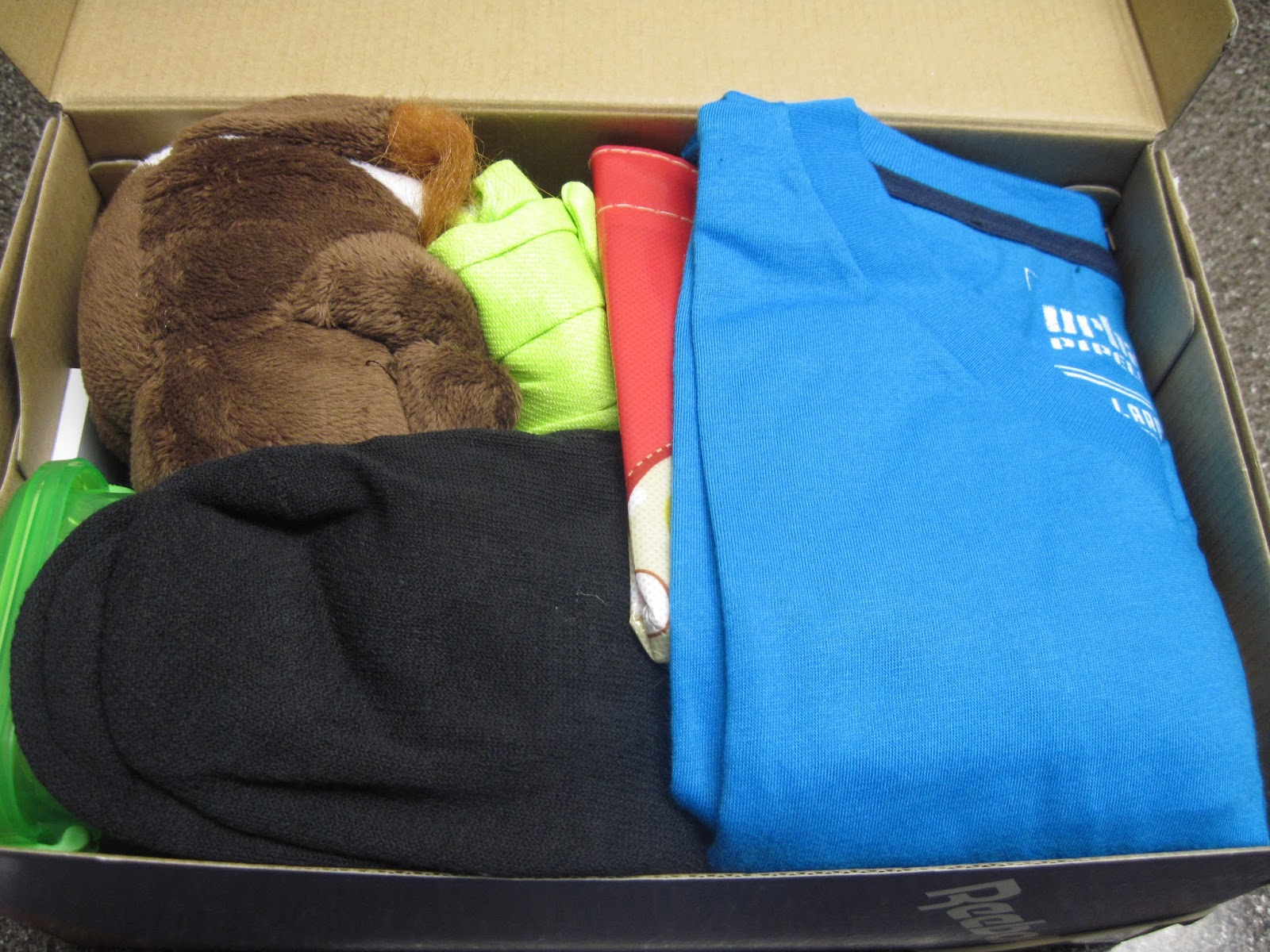 Simply Shoeboxes: Example of What to Pack in an OCC Shoebox for 10-14 ...