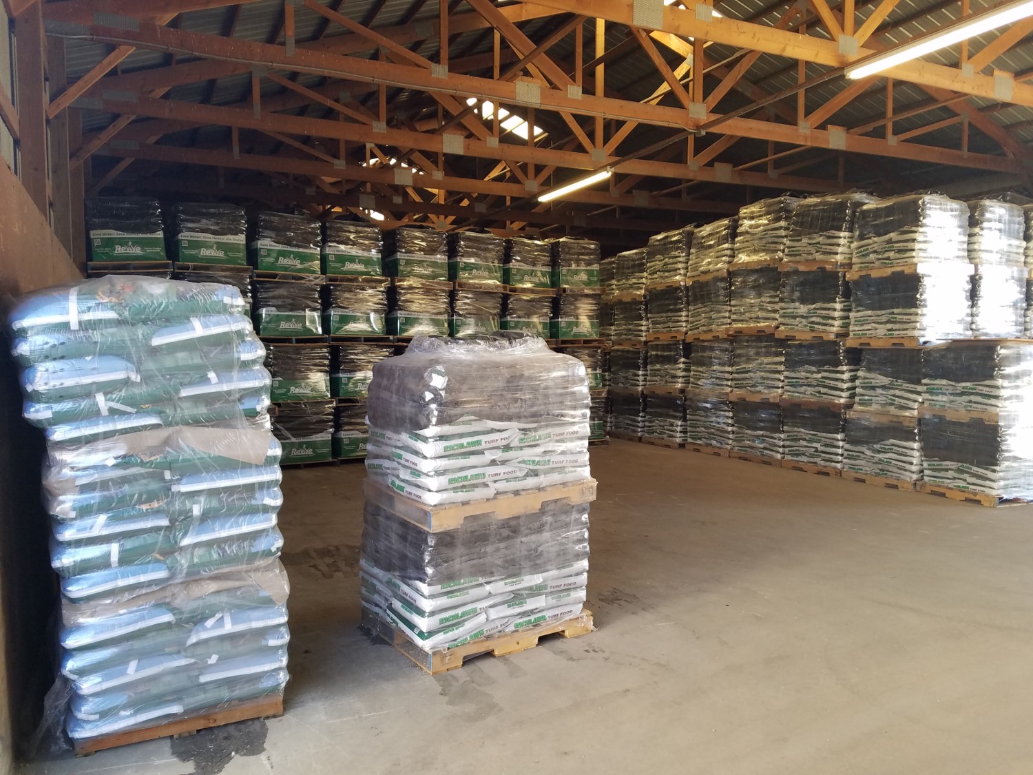 The Flower Bin: Choosing the Right Vegetable Garden Soil Amendments