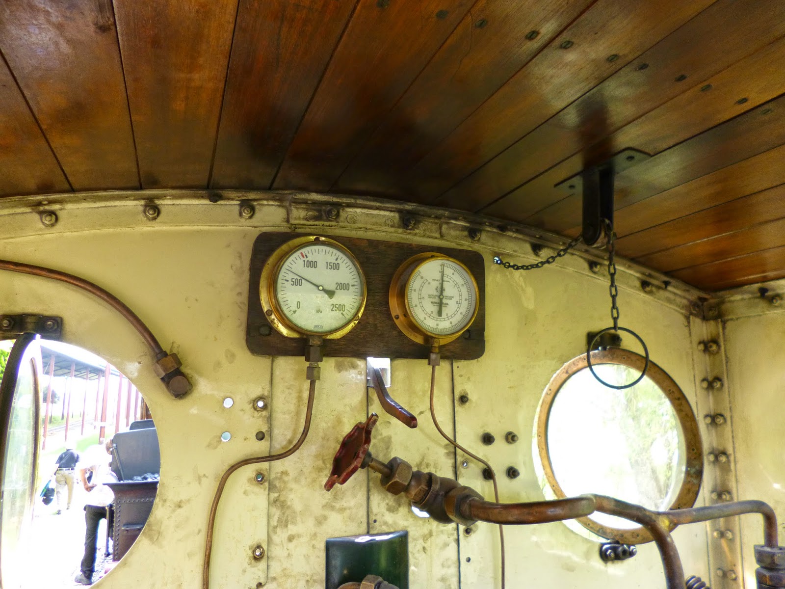 On the right track: NG6 -DETAILS TO DELIGHT THE MODELLER