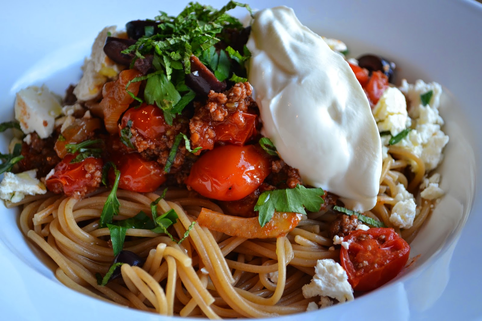 Eet lekker: Griekse pasta met feta, olijven en munt