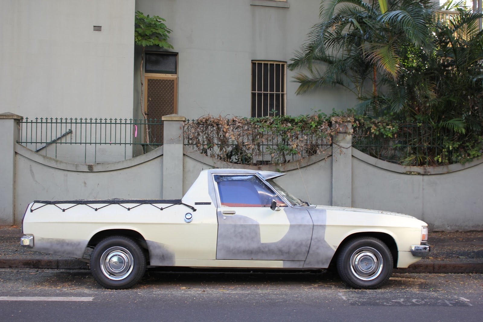 Aussie Old Parked Cars: 1983 Holden WB Ute