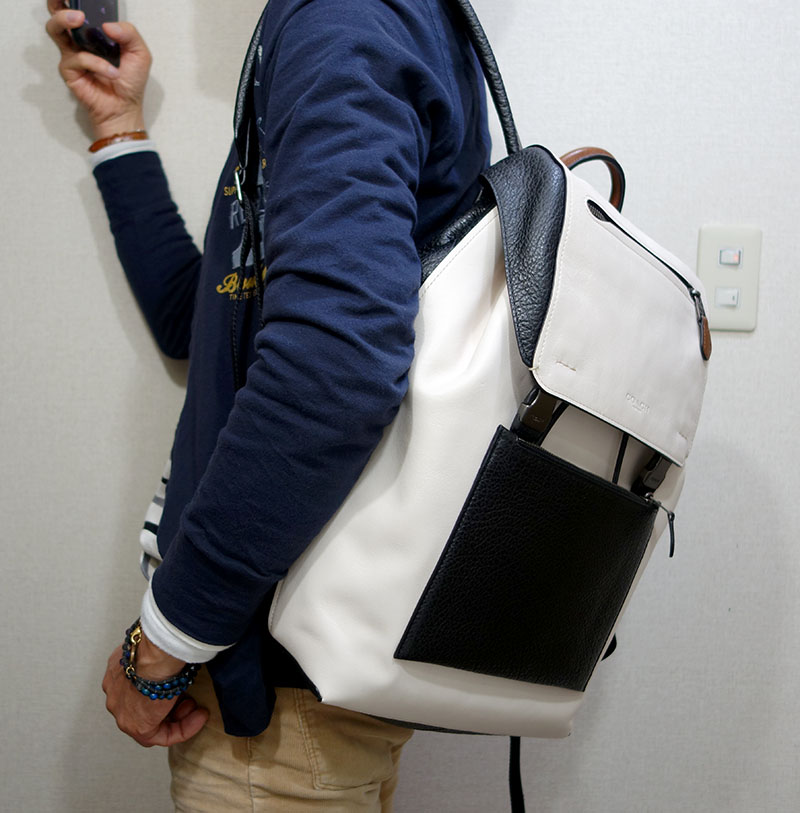 ゆるりブログ: COACH(コーチ)のマンハッタン バックパック ミックスド レザー(57759)の意表を突くカラーリングに心を砕かれる :)