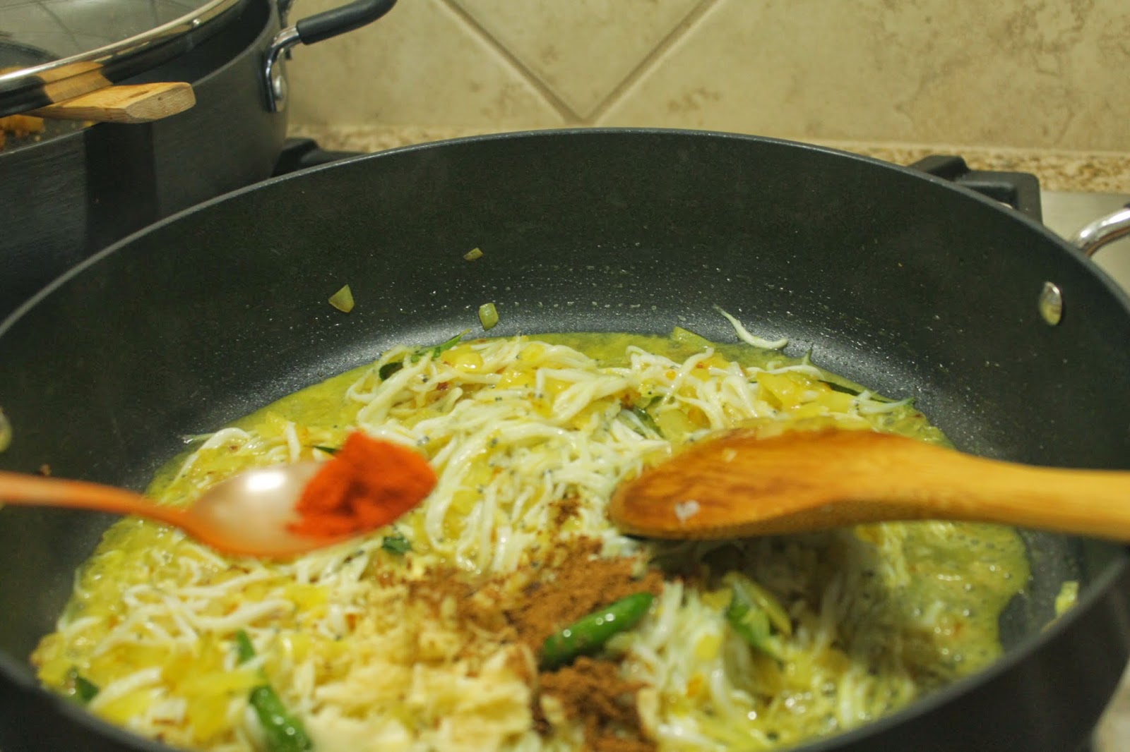 VineelaSiva: Cheerameenu koora/Cheeramenu fish curry/Silver fish curry