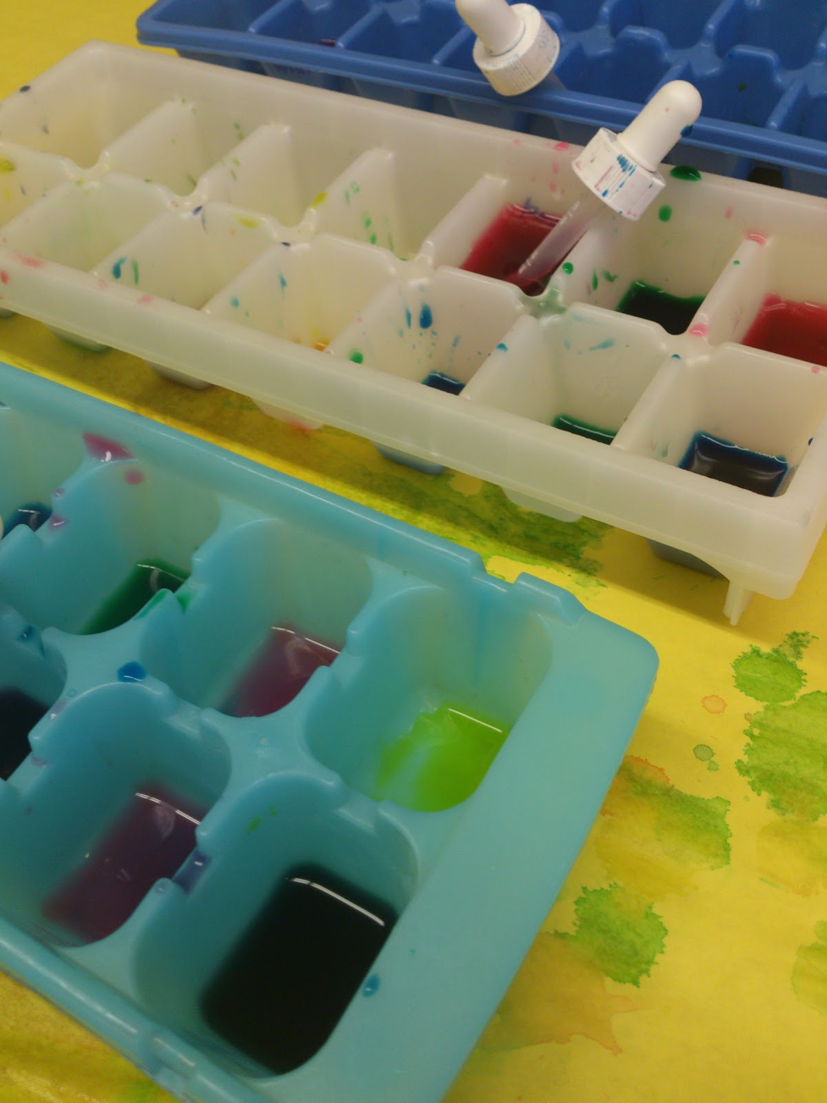 Work it Mommy: Preschool Color Exploration Activity