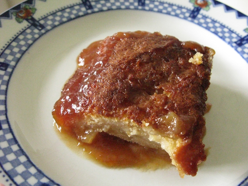 Caramel pear pudding