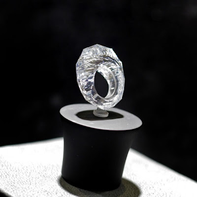 Passion For Luxury : World’s first All-diamond Ring by Shawish Geneva