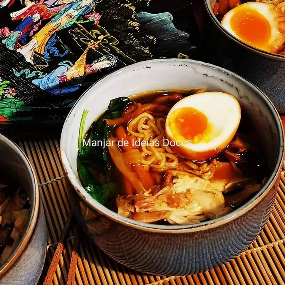 Manjar de ideias doces... e não só!: Ramen de frango com cogumelos ...