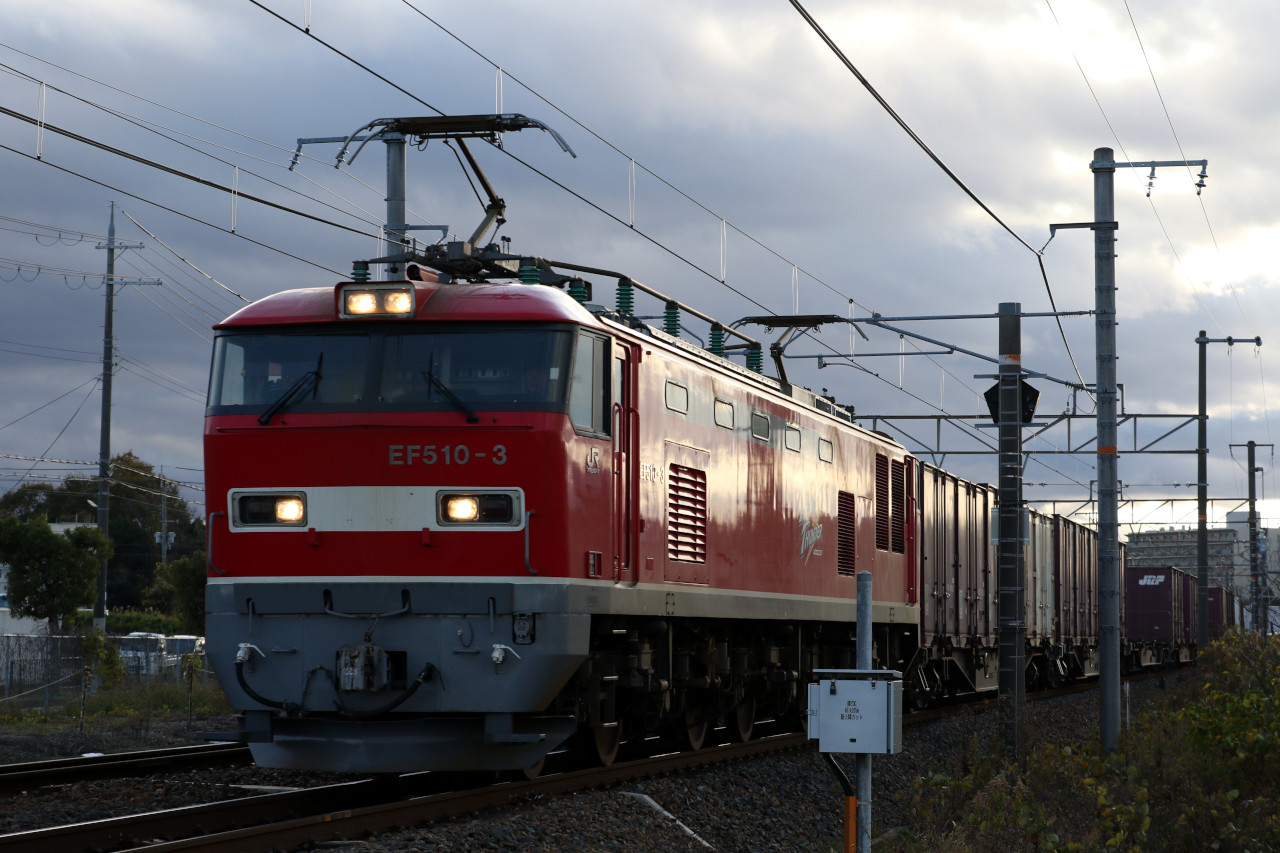 線路際の小さな幸せ: 3095レ EF510-3 JRFロゴが消えたレッドサンダーさん