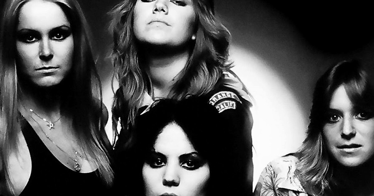 OLD, WEAK BUT ALWAYS A WANKER - THE PUNK YEARS: THE RUNAWAYS - Live In ...