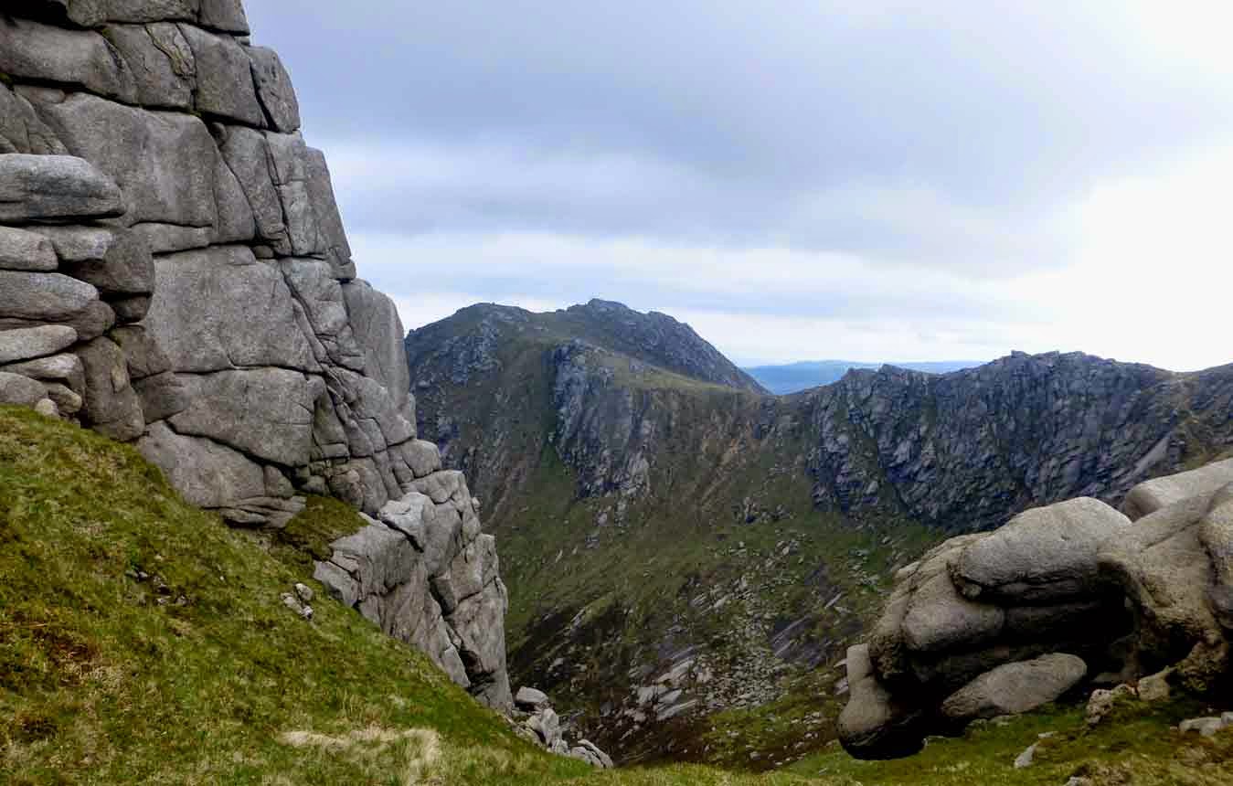 Alex and Bob`s Blue Sky Scotland: Beinn Nuis. Beinn Tarsuinn. A'Chir ...