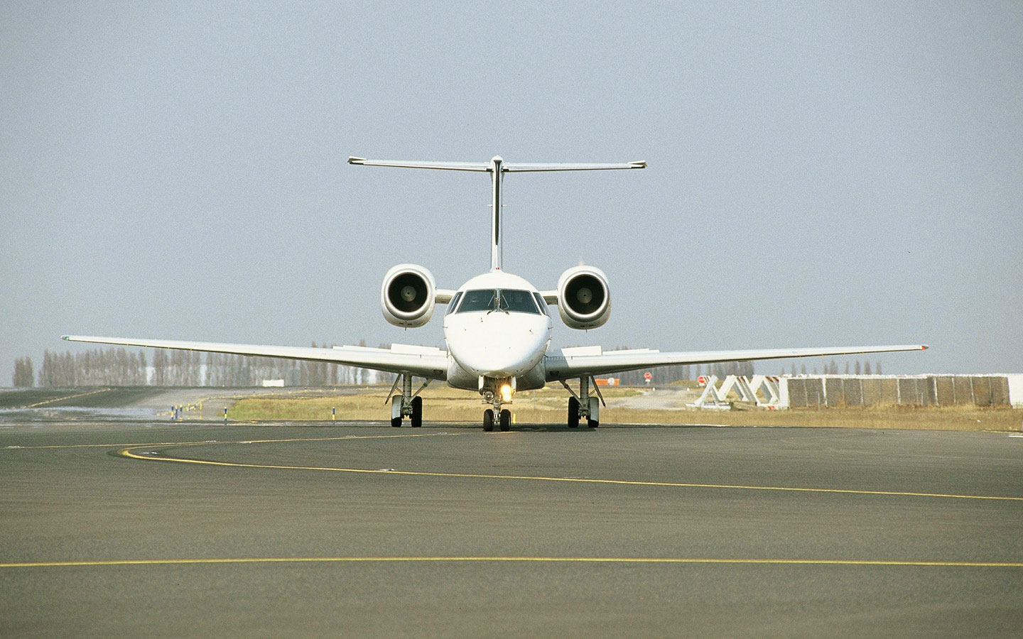 EMBRAER ERJ-140 REGIONAL JET