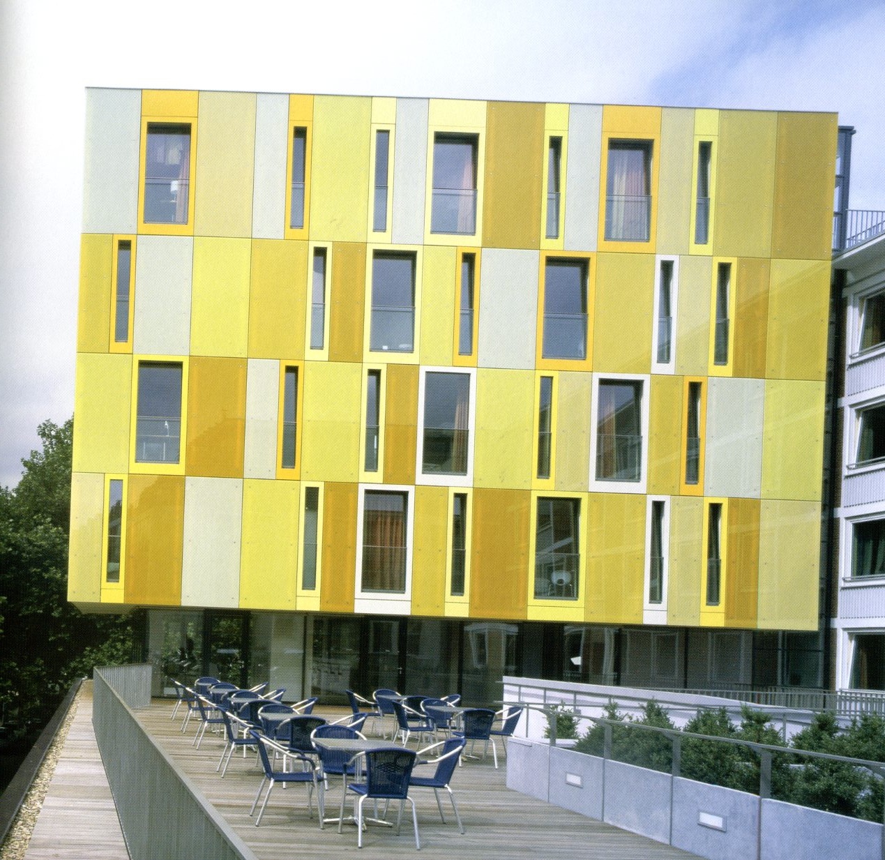 Life In Color: In Full Colour: Recent Buildings and Interiors