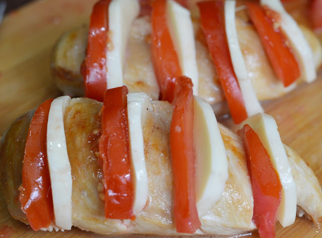 Piept de pui Caprese - CAIETUL CU RETETE