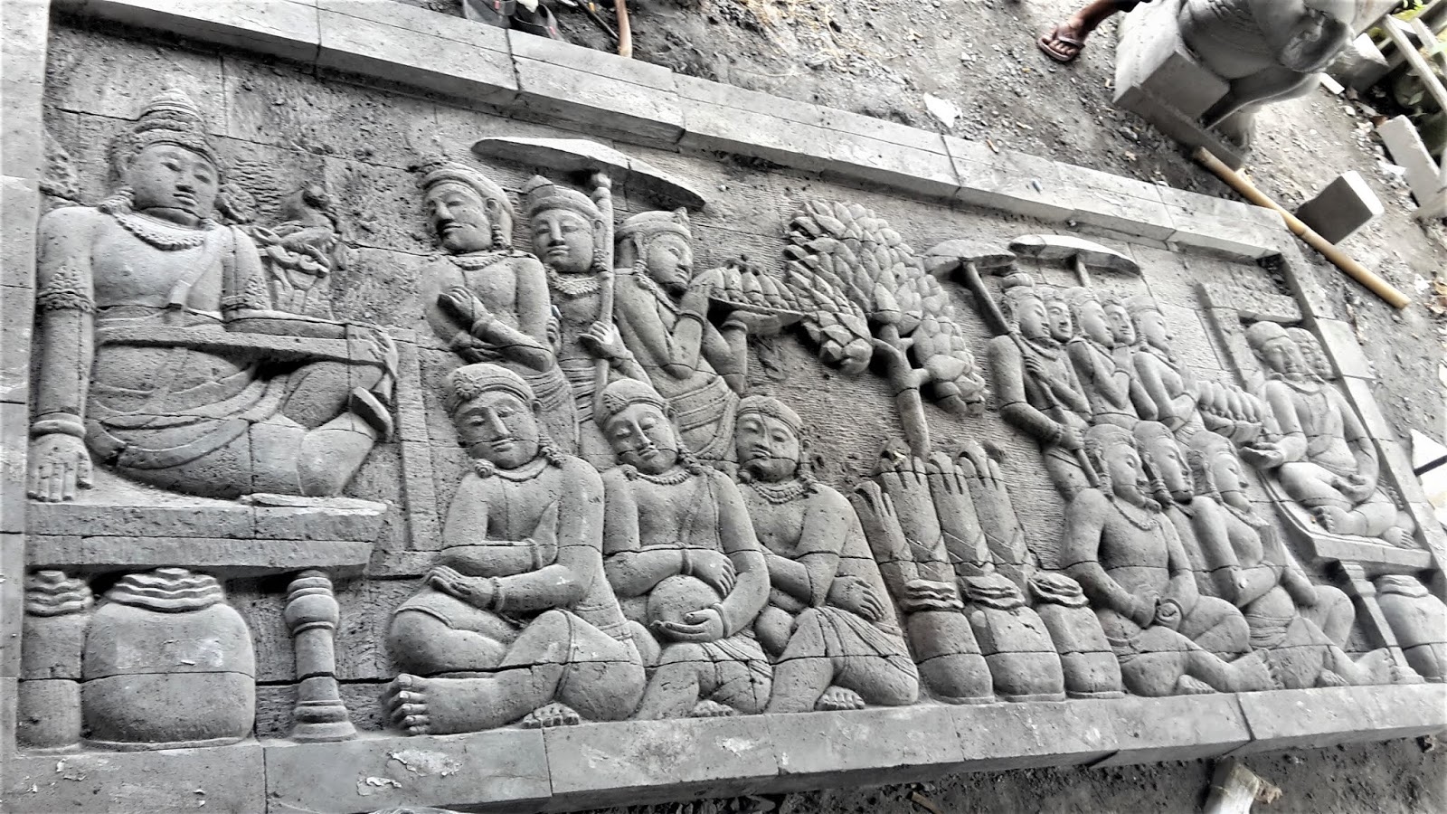 Batu Alam ukir: Relief Batu Candi