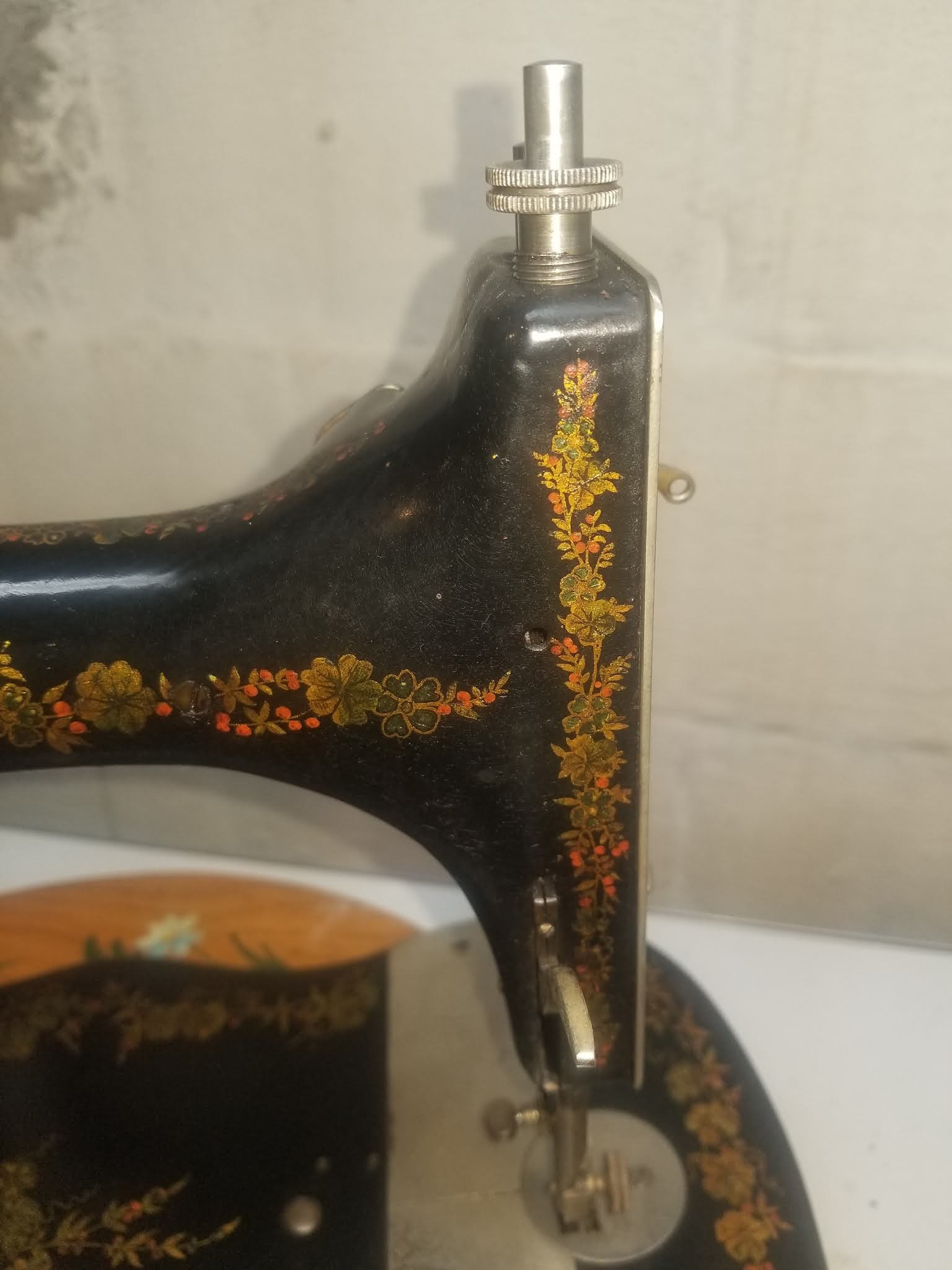 Selby Sewing Machines: 1889 Singer VS2 with Floral Decals
