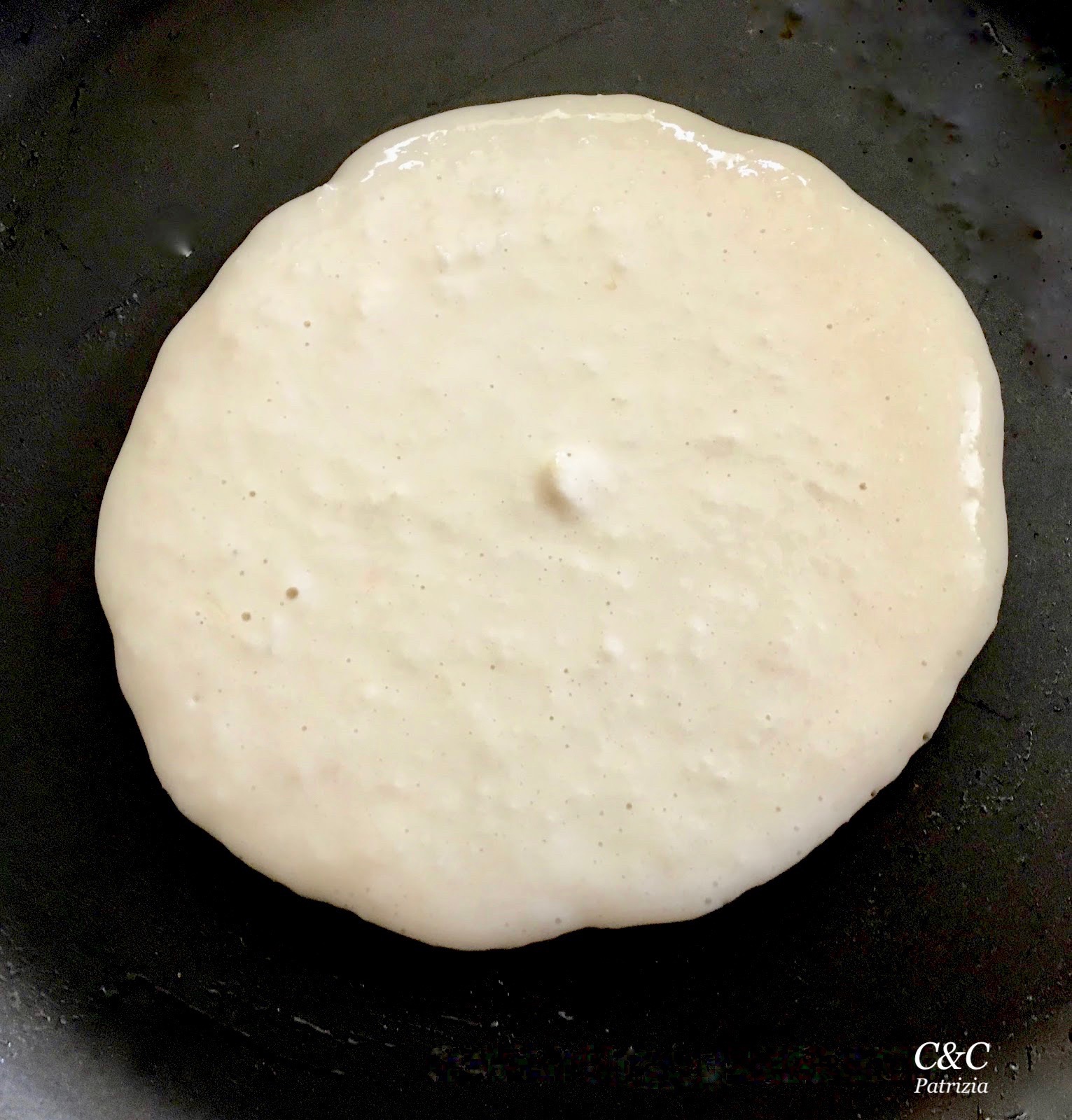 Quando all'interno della pastella si formeranno delle bollicine girare ...