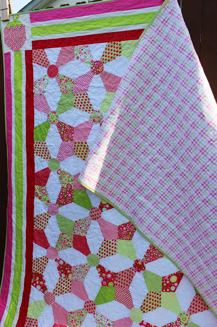 Porch Swing Quilts: Friday Finish: Quite Contrary Kaleidoscope
