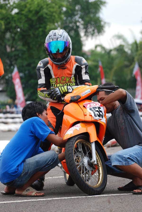 Gambar Motor Road Race | R-way Collection