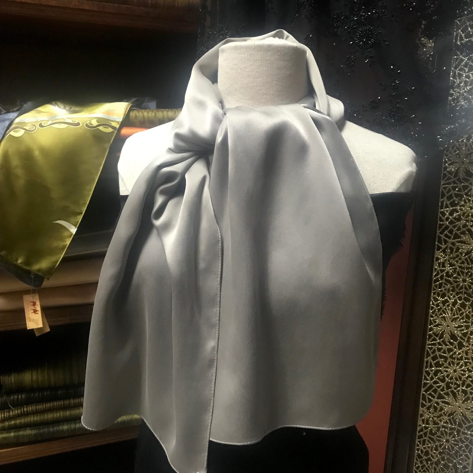 La Ruta de la Seda: CHALES Y BUFANDAS