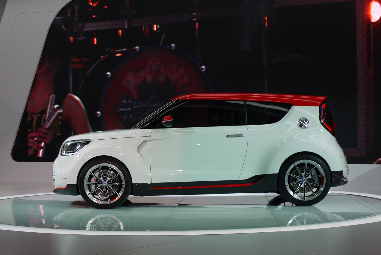 ~ Chicago Auto Show 2012: Kia Track'ster Concept Live Photos