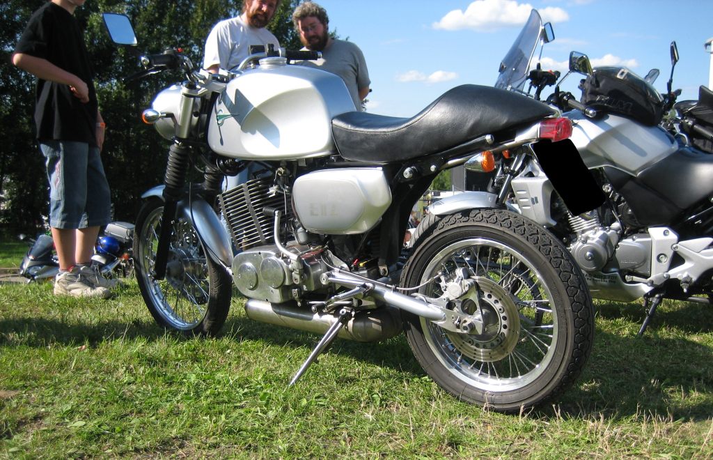 MOTORCYCLE 74: MZ ETZ updated custom cafe racer