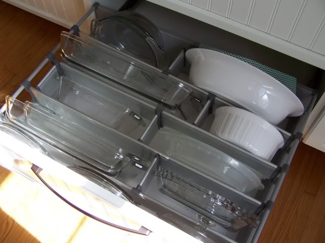 Novice Venice: Pyrex Dish Organization