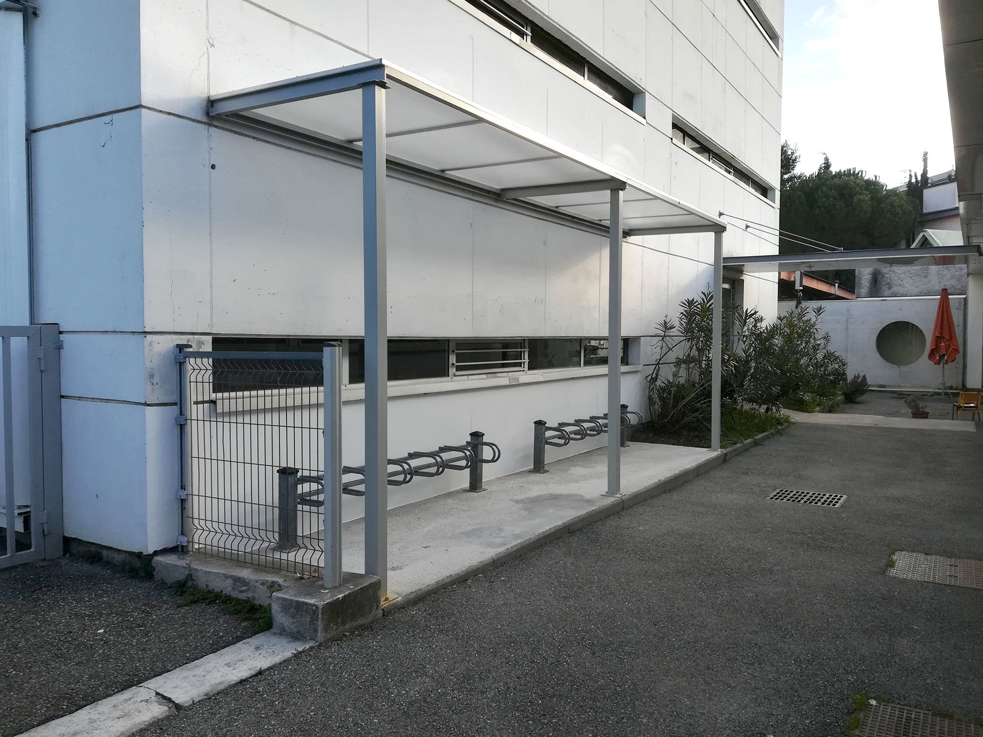 Aimé Legall sur la Toile: Abri vélo à la maternelle Aimé Legall sur la Toile: Abri vélo à la maternelle