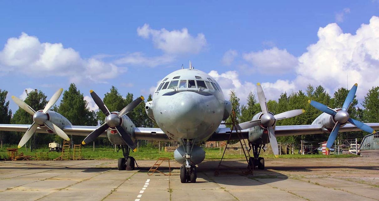 nhungdoicanh: Ilyushin Il-20M Coot-A