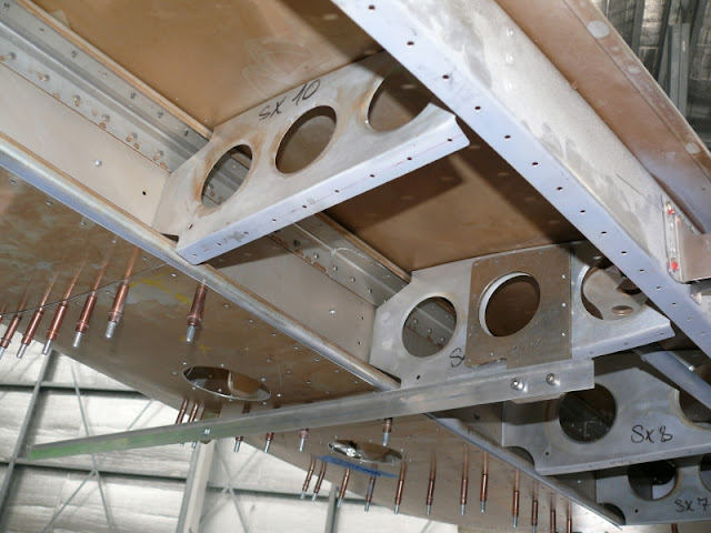 Flying Legend Tucano-R at Rylstone: Wing Hardpoints