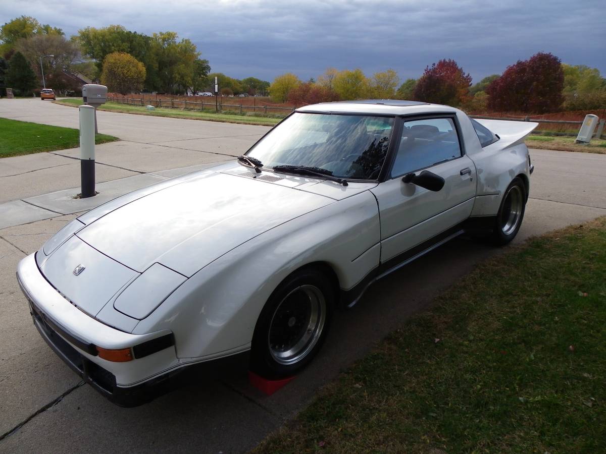 Kardashian Wide Body: 1981 Mazda RX-7 - DailyTurismo