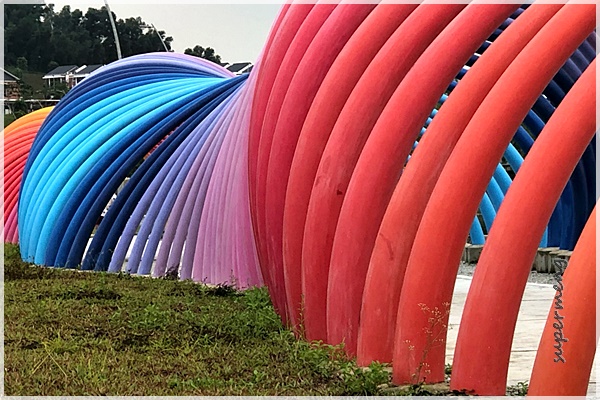 SUPERMENG MALAYA: ELMINA VALLEY - Rainbow Bridge